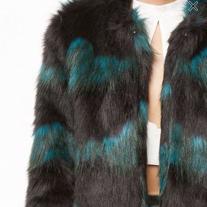 Forever 21 | Jackets & Coats | Two Tone Faux Fur Coat | Poshmark
